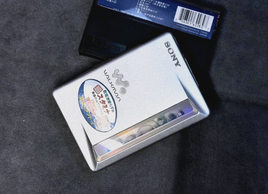 索尼WM-EX2000：经典磁带随身听的巅峰之作