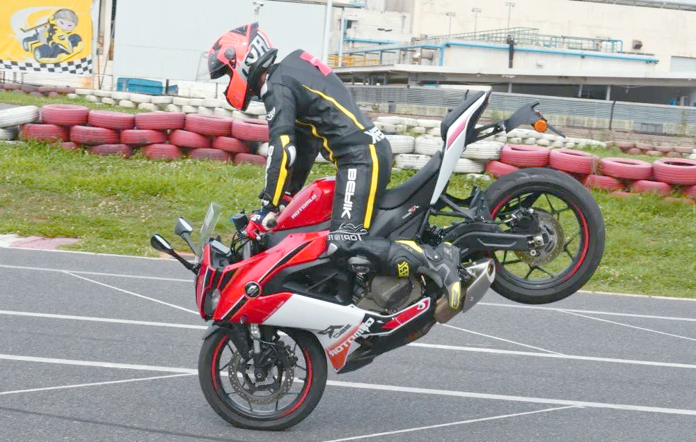 摩托车全揭秘：从制动系统到动力系统，一文读懂-有驾