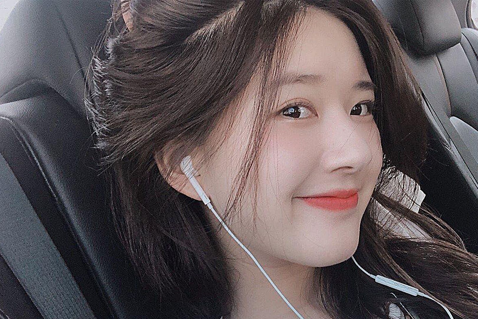 Zhao Lusi did not open the beauty of the phone case, and the oil on his ...