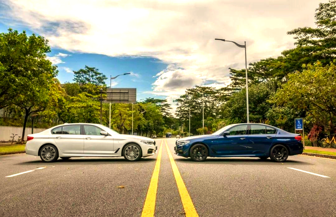 奔驰E300与宝马530：哪款车型更耐用？内行揭秘：长期使用后的差异-有驾