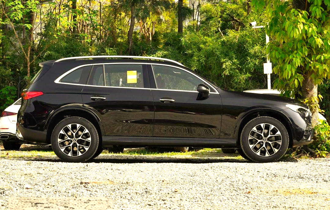 2024款奔驰GLC全新实拍曝光，起售价45.35万元，展现豪华SUV新魅力-有驾