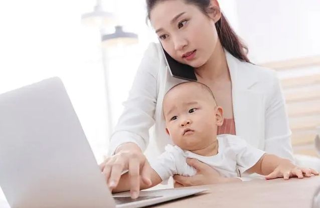 广东拟开发 妈妈岗”,带娃挣钱两不误,给全职妈妈疏解压力