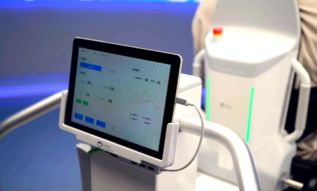 康复制造前沿探秘：ExoMotus™ M4下肢康复机器人