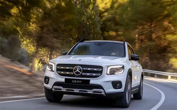 30万的奔驰！全新GLB效果图曝光：或继续使用1.3T发动机-有驾