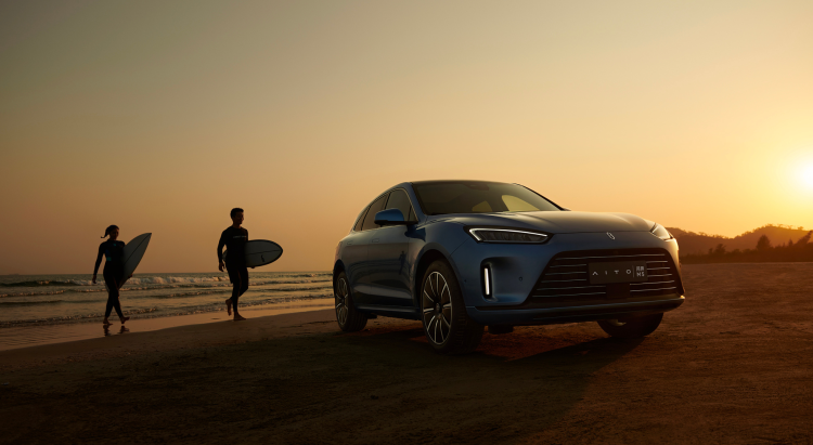 AITO问界11月交付8260辆 首次环比下降31.3-有驾