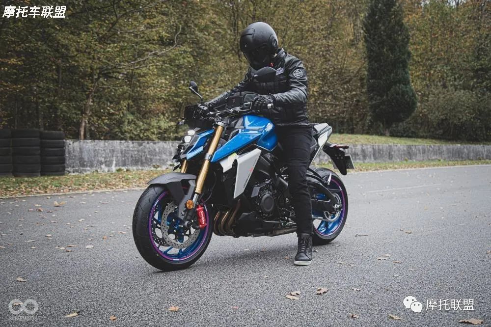 铃木GSX-S1000新款发布-有驾