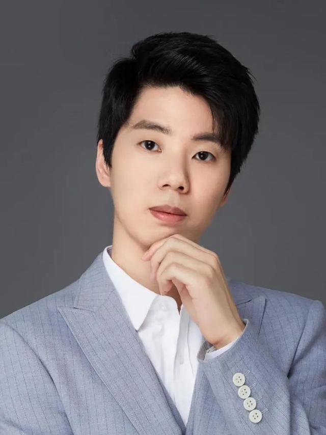 对话胡润U30｜浅葱科技CEO周奇：打破计算机深度学习的“黑箱”，为市场带来更多价值