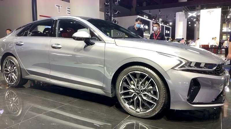 起亚翻身之作！全新K5“银骑士”登场，长4980mm才卖16万,汽车,车评,好看视频