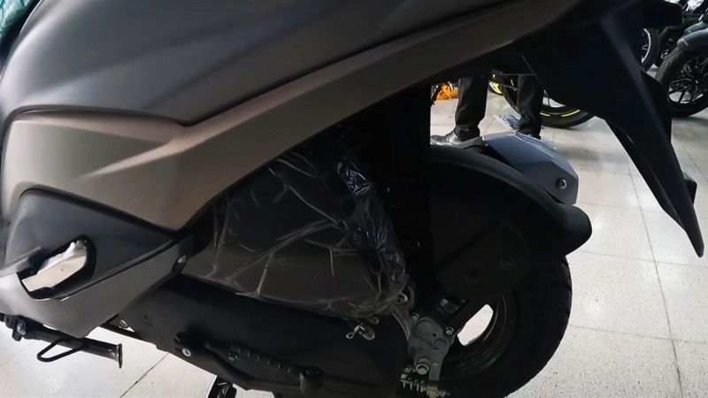 铃木汉堡人125踏板车，质量稳定，售价仅7500元，和UY125比比如何,汽车,摩托车,好看视频