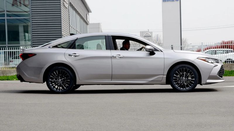 6天后上市，车长达4990mm，新款亚洲龙已到店，3种动力可选,汽车,车评,好看视频