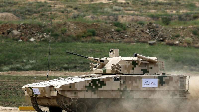 为何只装两枚小导弹？中国VN17重型步战车，专供外贸,军事,武器装备,好看视频