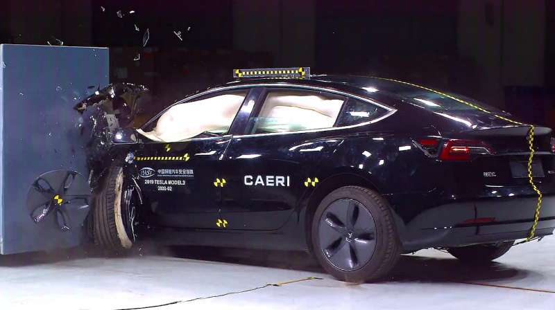 特斯拉Model 3中保研C-IASI 正面25%偏置碰撞视频,汽车,车评,好看视频