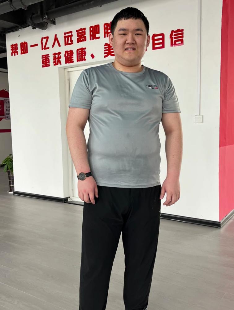 200多斤的男生在减肥训练营三个月可以减多少斤体育健身好看视频