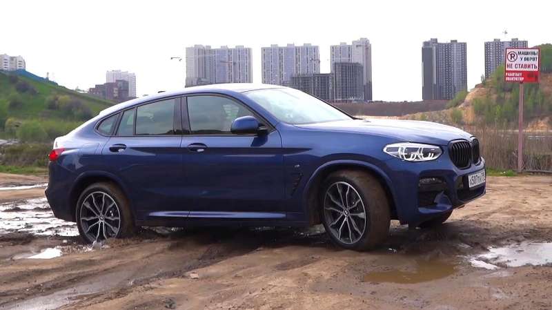 2020款宝马X4和哈弗F7X是同档次的吗？比一比过烂泥地就知道了,汽车,车评,好看视频