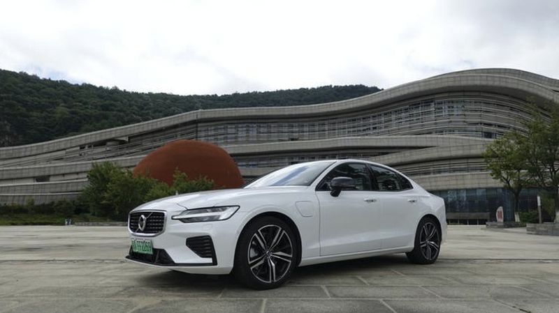 390马力沃尔沃S60 T8试驾Vlog - 用运动和安全解锁它！,汽车,车评,好看视频