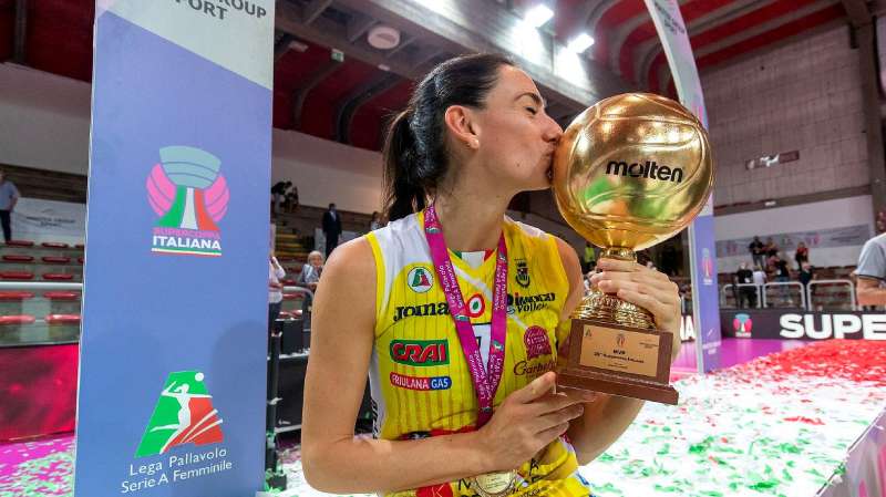 Raphaela Folie！91年187的副攻弗里，荣膺2020意大利超级杯MVP！,体育,排球,好看视频