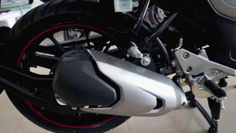 售价1.7万雅马哈新款摩托，排量150，油耗2L，配ABS，颜值爆表,交通工具,交通工具,好看视频