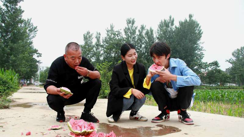 搞笑短剧:丽丽表白男生屡遭拒绝,最终一招俘获男神,结局太逗了搞笑幽默短剧好看视频