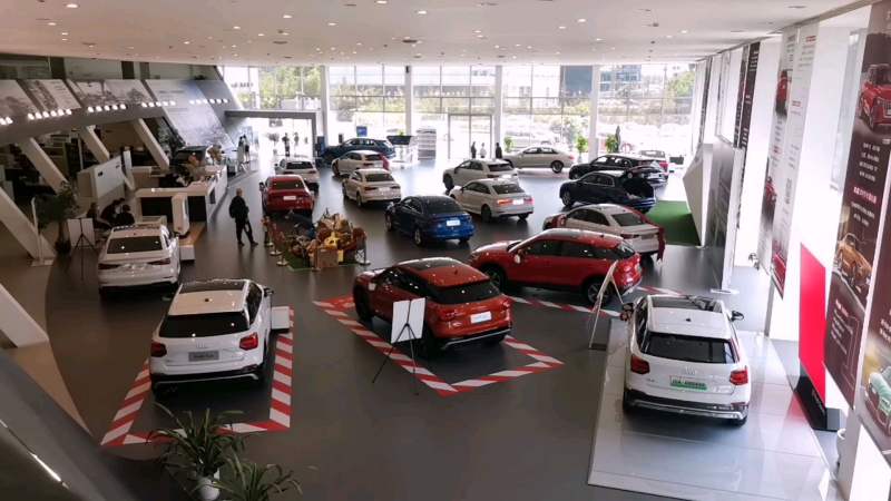 走进奥迪4S店，参观全新奥迪A4L,汽车,车评,好看视频