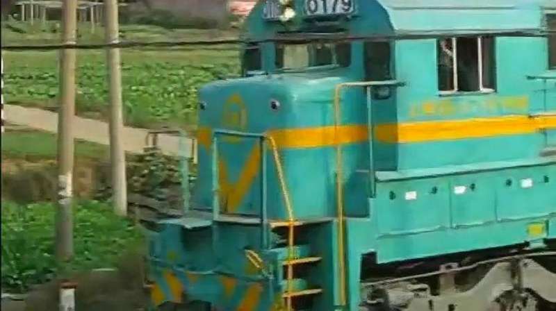 ND5牵引工务车出采石站，通过马鞍山宋山弯道，极速通过很震撼,汽车,汽车周边,好看视频