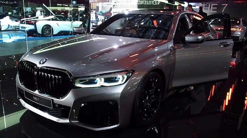 2020款宝马M760 Li详拍，一看到外观就霸气侧漏，哪个男人不喜欢,汽车,玩车,好看视频