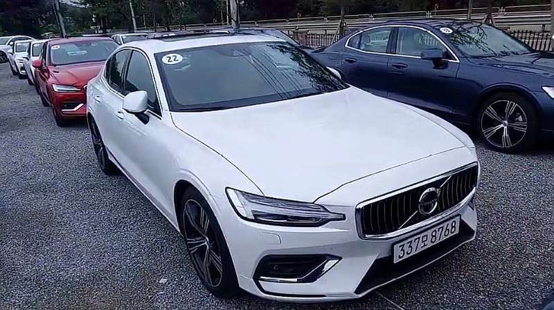 2020款沃尔沃S60 T5登场，坐进后排的那一刻，我彻底心动了！,汽车,车评,好看视频