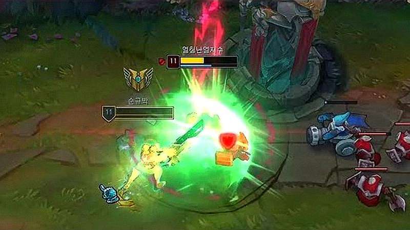 LOL 3万8千场王者锐雯操作秀，残血才是我秀操作的时刻！,游戏,MOBA,好看视频