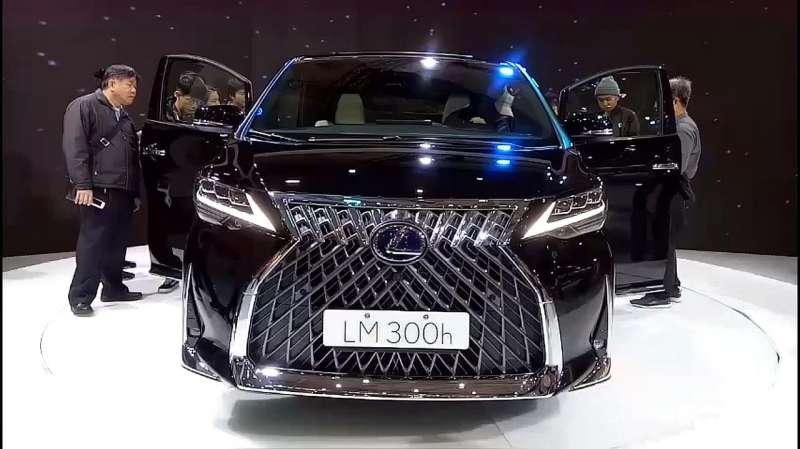 2020款雷克萨斯LM300h车展实拍，坐到后排那刻，我忘记了劳斯莱斯,汽车,车展,好看视频