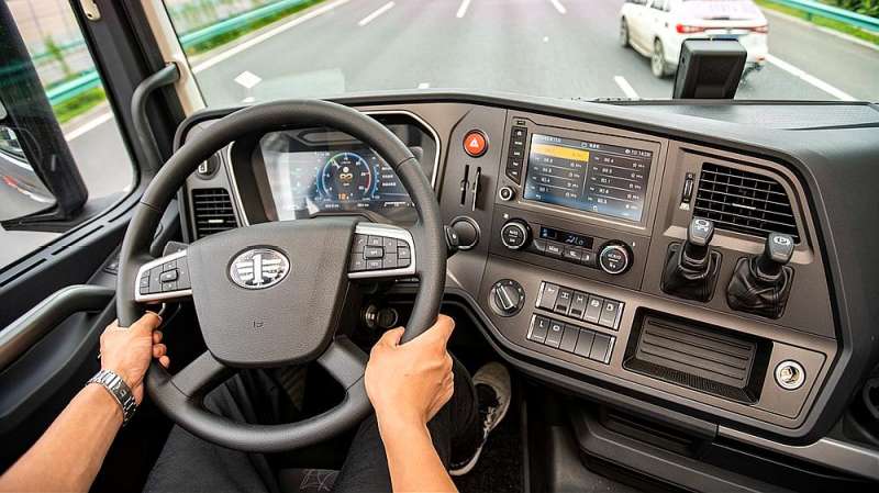 配备AMT、ACC、AEBS的解放J7牵引车开起来啥感受？一个字：爽！,汽车,车评,好看视频