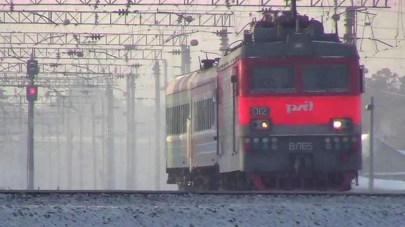 VL85型电力机车的衍生车型VL65型电力机车，一代比一代先进！,汽车,汽车周边,好看视频